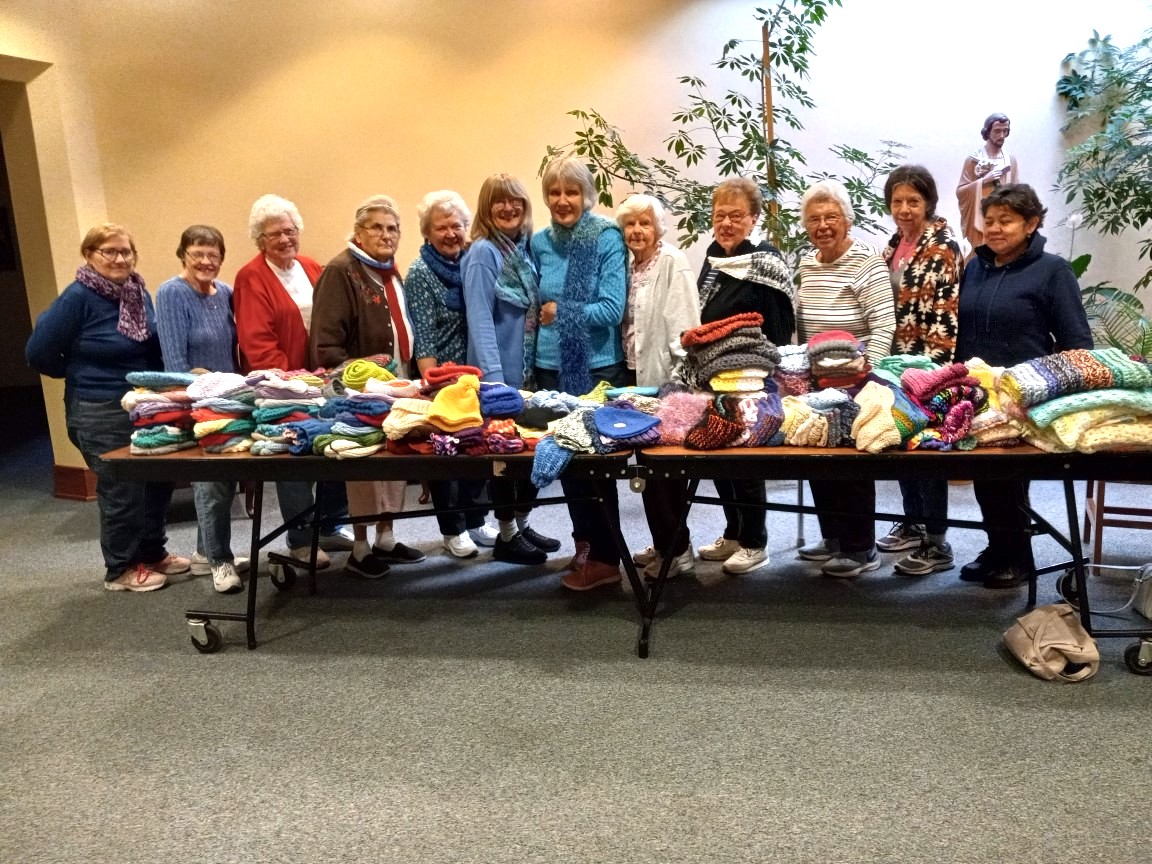 STRONG THREAD: Knitting group gives back | News, Sports, Jobs ...